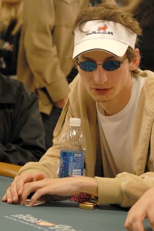 Bitcoin Poker: Haftbefehl gegen Bryan Micon | PokerFirma