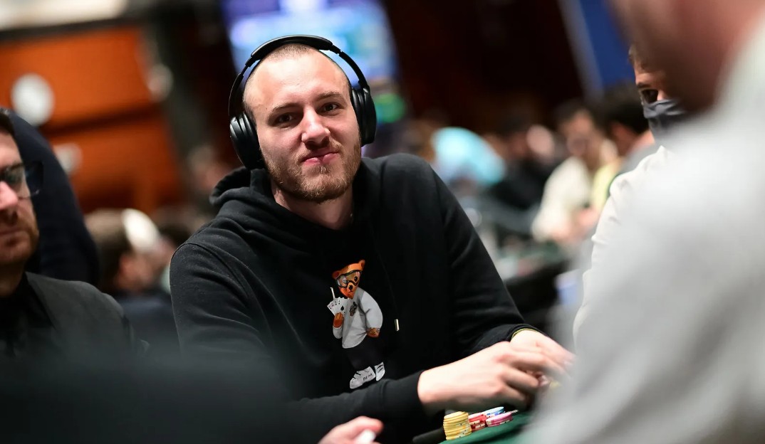 WSOP Event #2: Ren Lin unter den letzten 24 Spielern in Tag 3 | PokerFirma